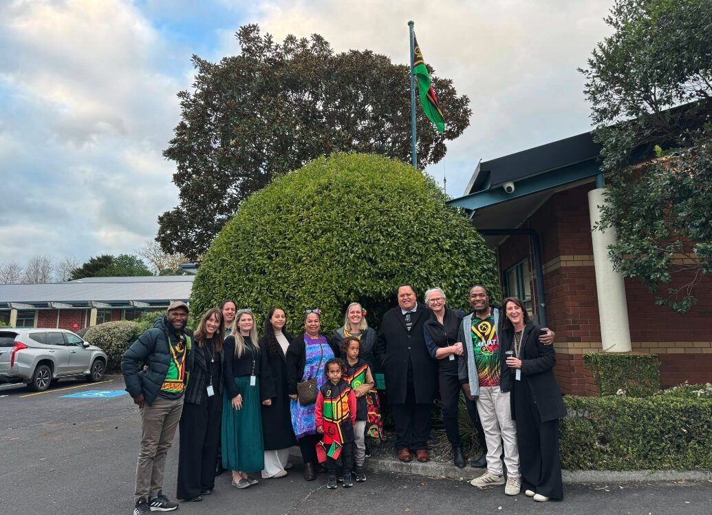 Raising the flag for Vanuatu Bislama Language Week - Inside Government NZ